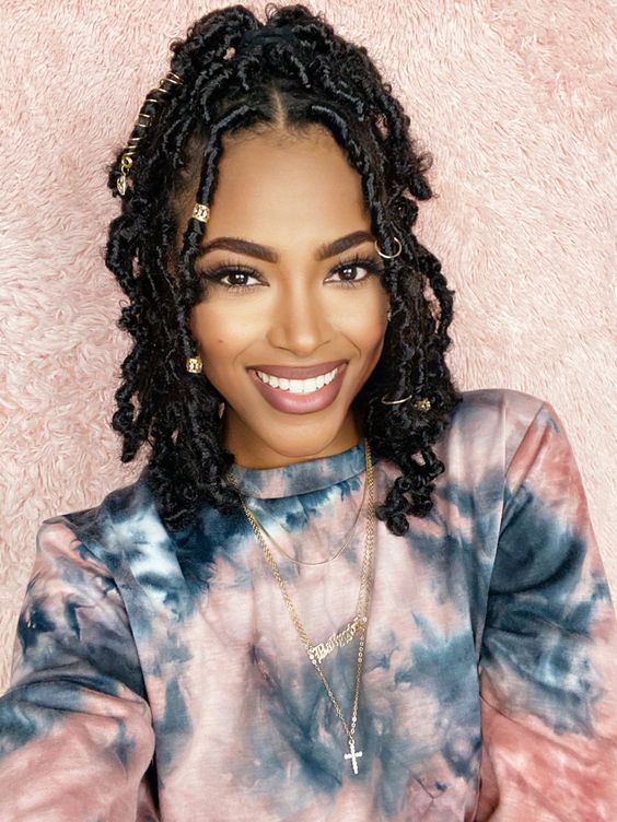 36 Beautiful Soft Locs Hairstyles For 2023 - Happily Curly