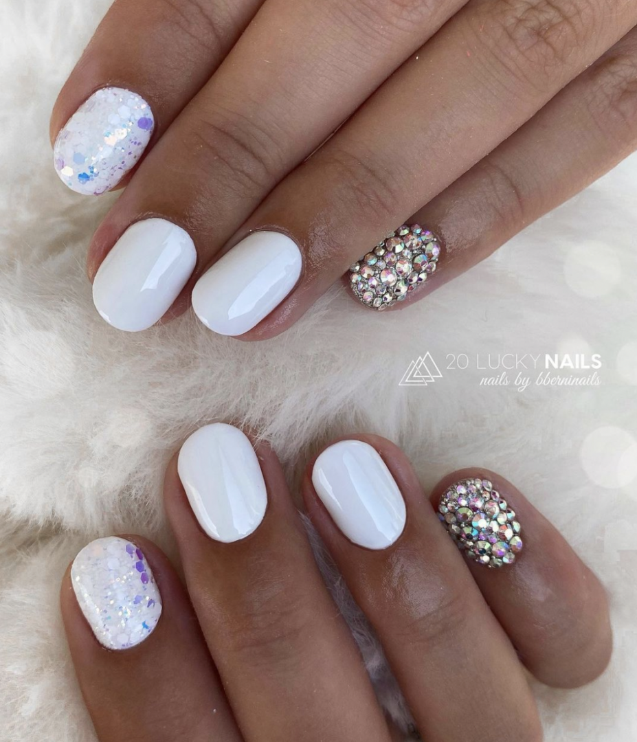 36 Gorgeous White Nail Designs To Try in 2025 - Happily Curly