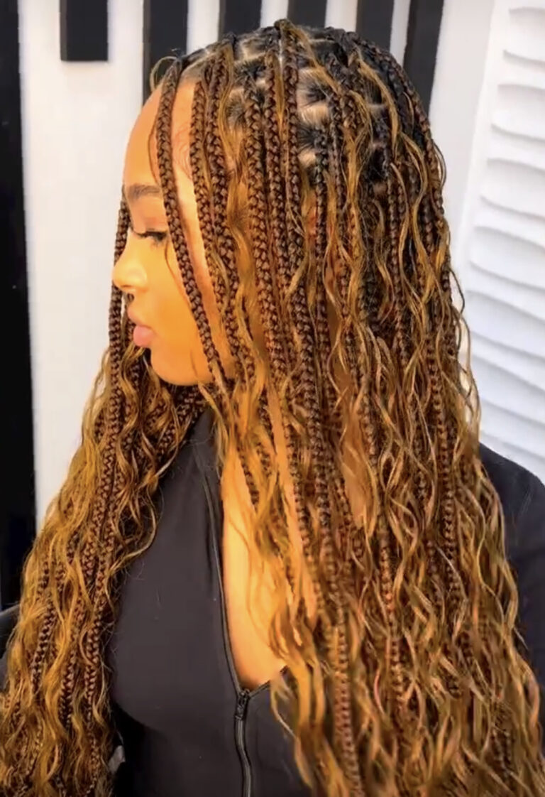 26 Gorgeous Knotless Braids With Curls Styles - Happily Curly