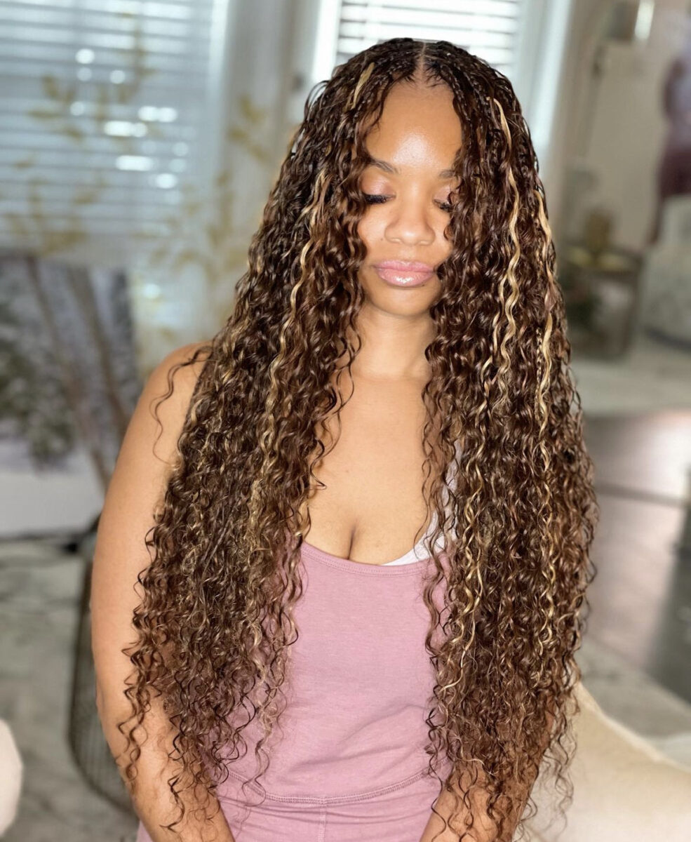 26 Gorgeous Knotless Braids With Curls Styles - Happily Curly