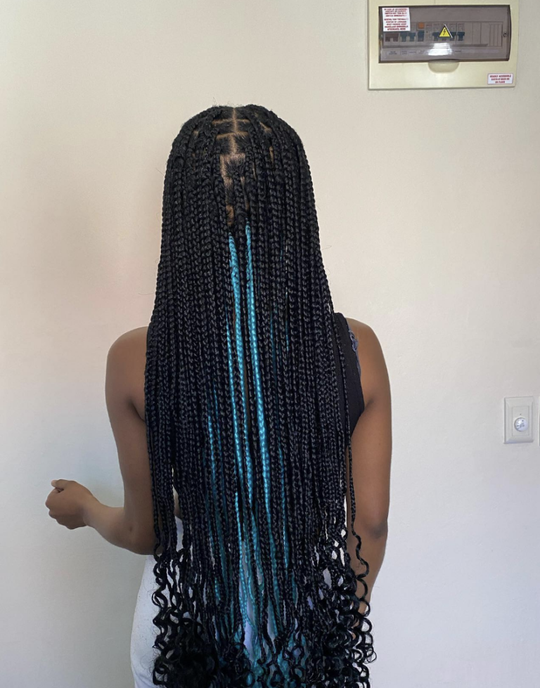 30 Gorgeous Peekaboo Braids Styles To Try - Happily Curly
